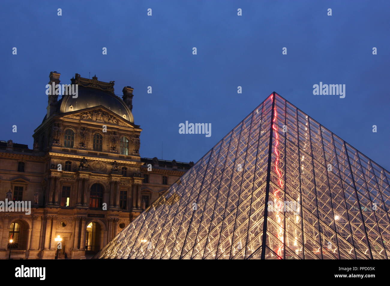 Arquitectura louvre hi-res stock photography and images - Alamy