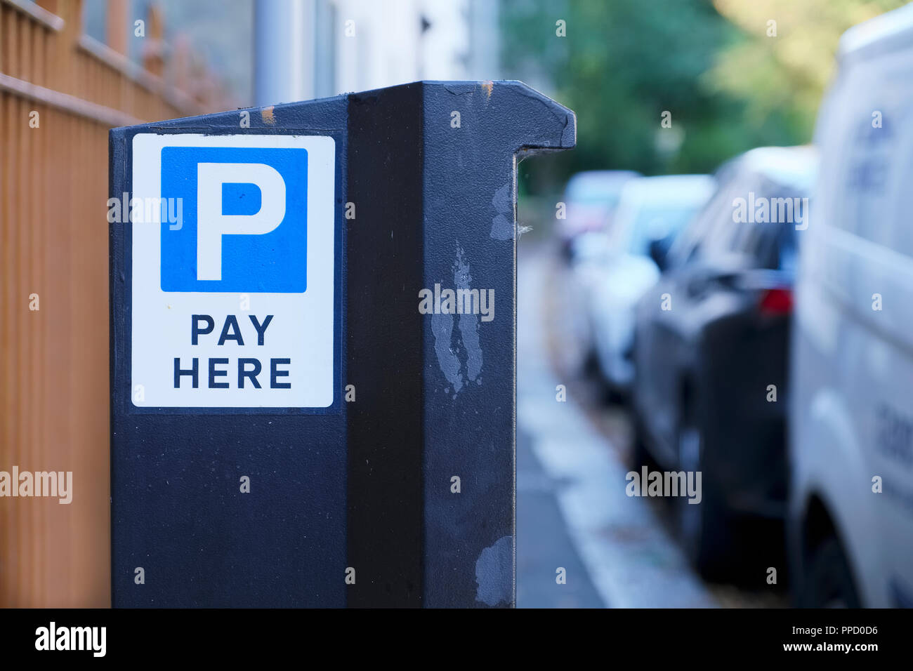 Pay by mobile parking sign hi-res stock photography and images - Alamy