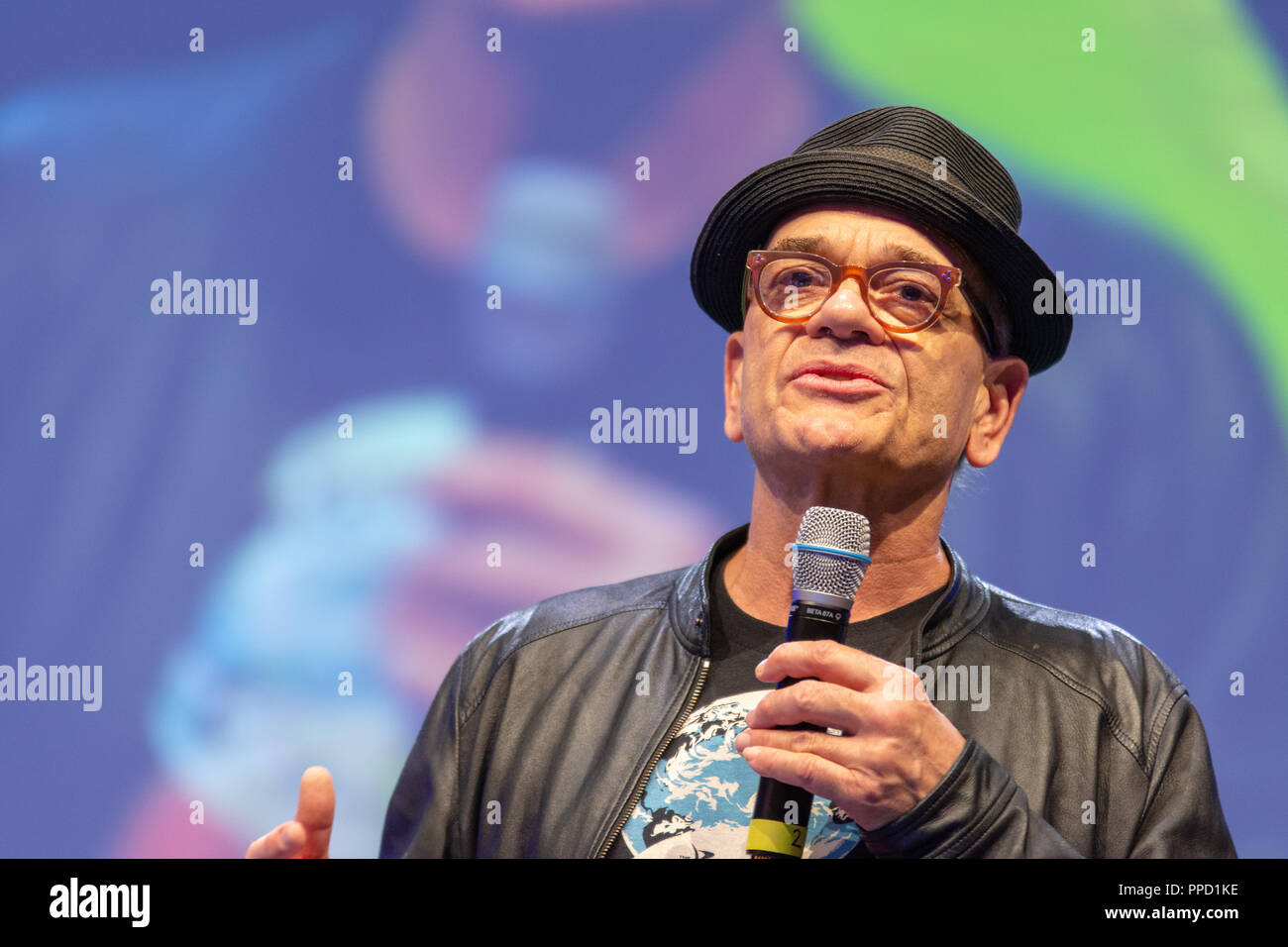 Robert picardo hi-res stock photography and images - Alamy