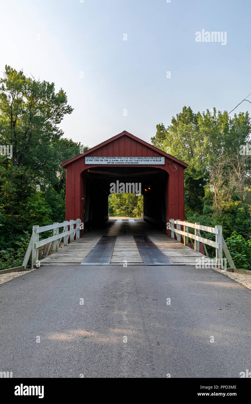 Red covered bridge princeton hi-res stock photography and images - Alamy