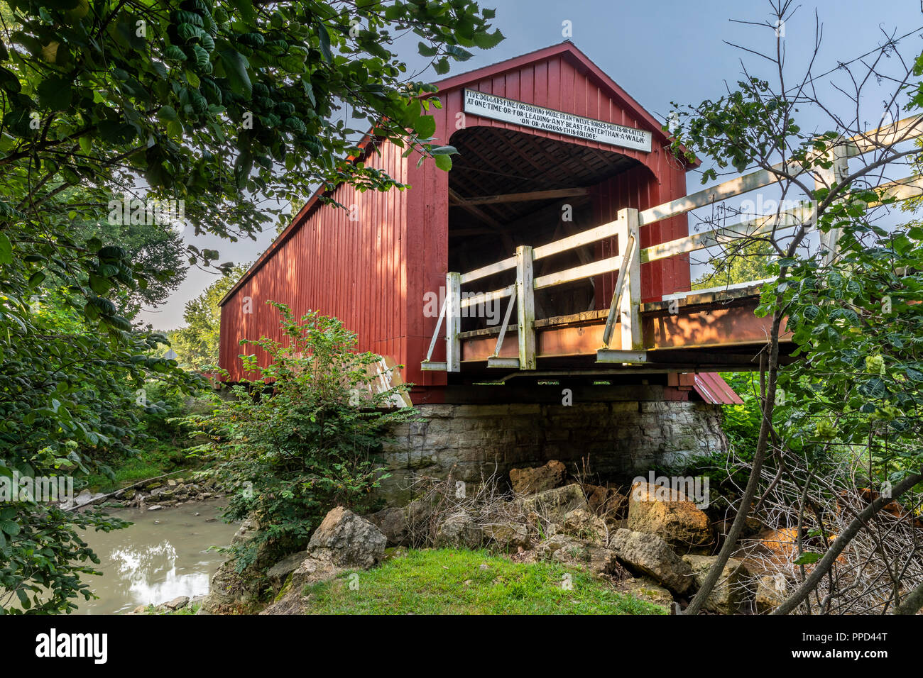 Big red bridge hi-res stock photography and images - Alamy