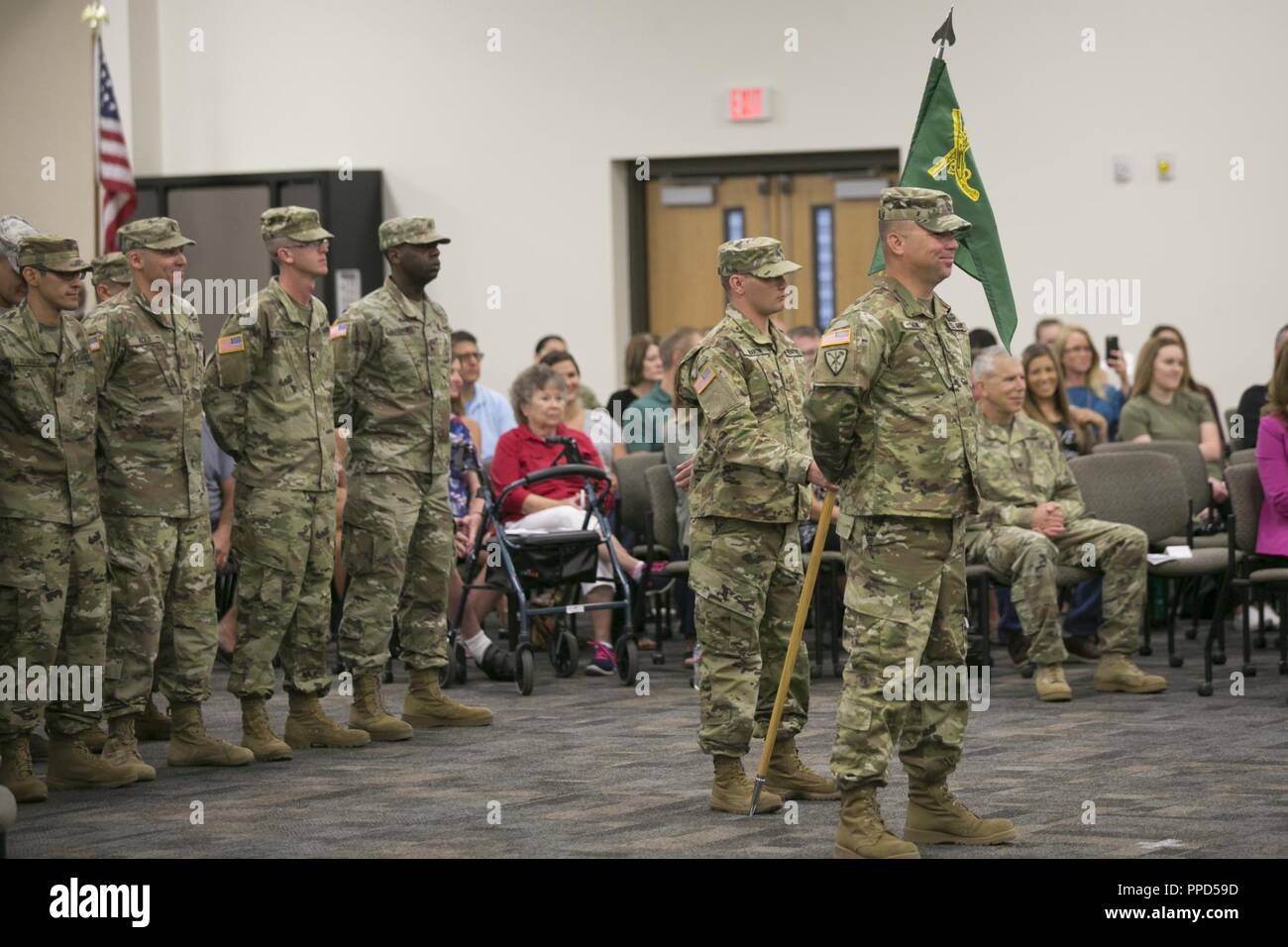 856th military police company hi-res stock photography and images - Alamy