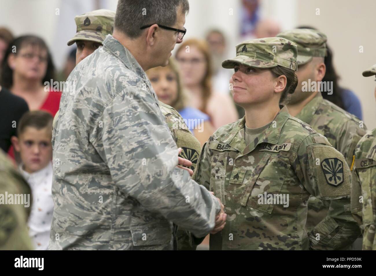 856th military police company hi-res stock photography and images - Alamy