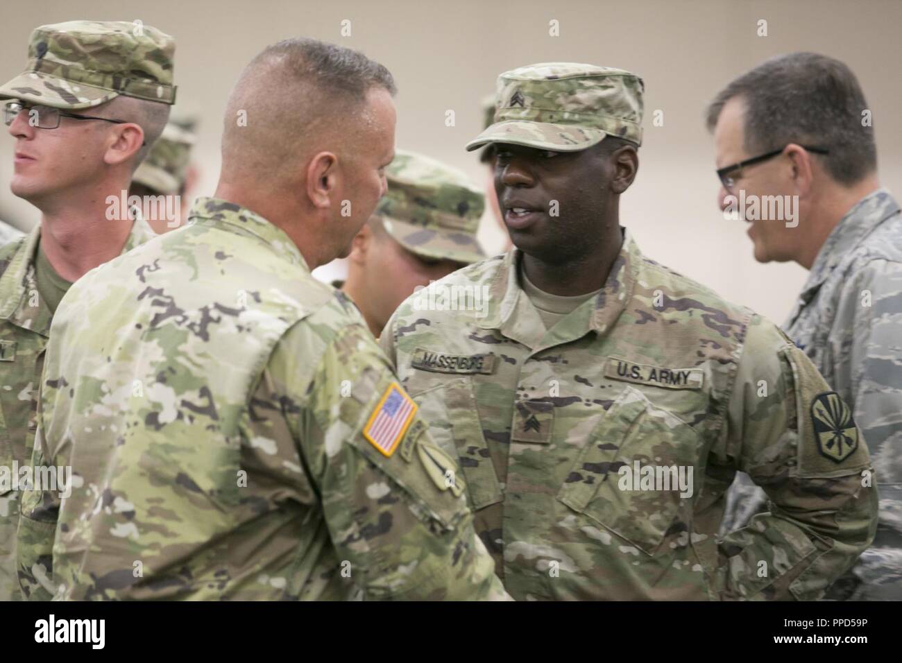 856th military police company hi-res stock photography and images - Alamy