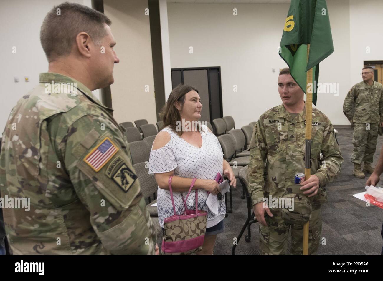 856th military police company hi-res stock photography and images - Alamy