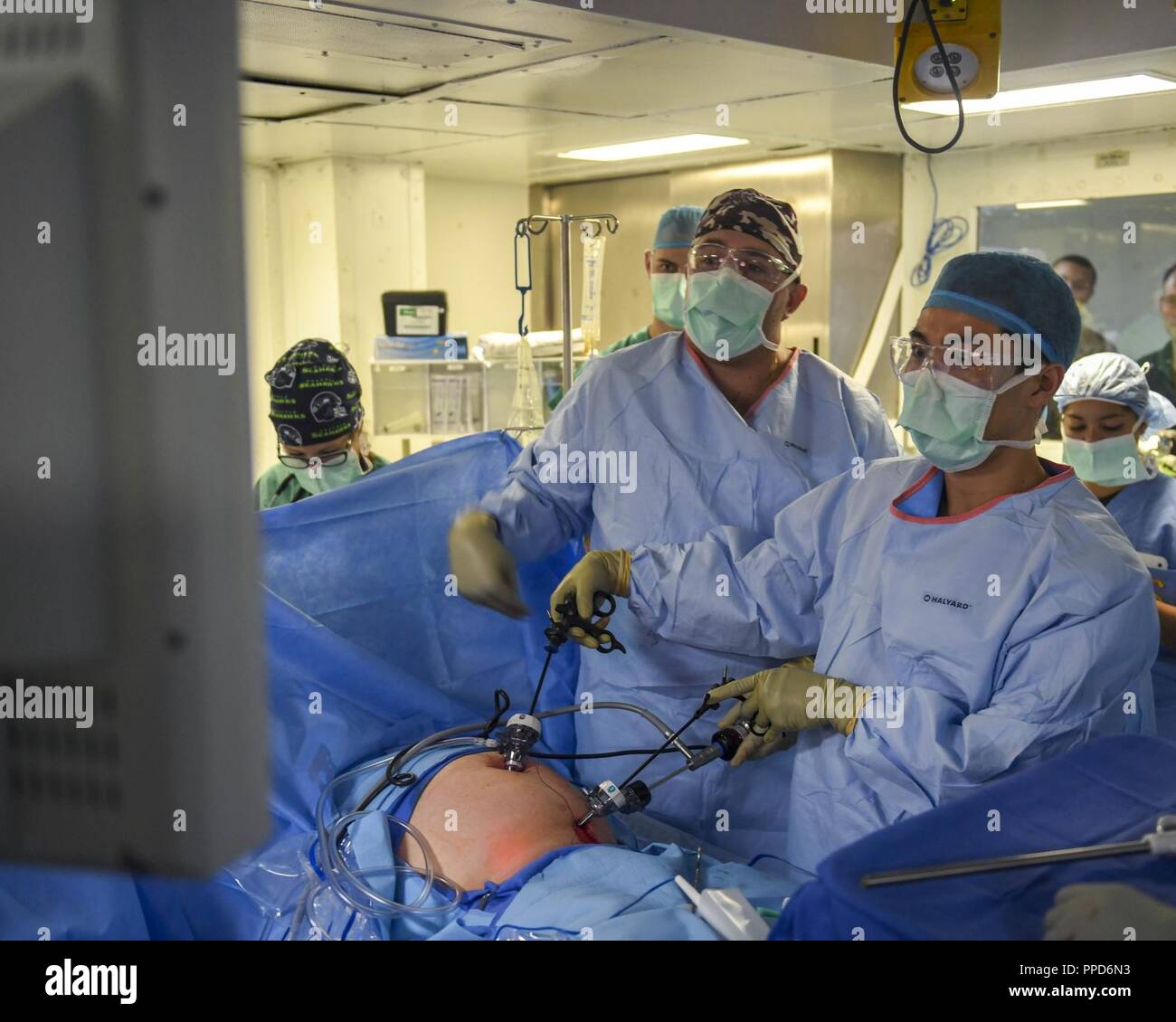 Fst navy surgical hi-res stock photography and images - Alamy