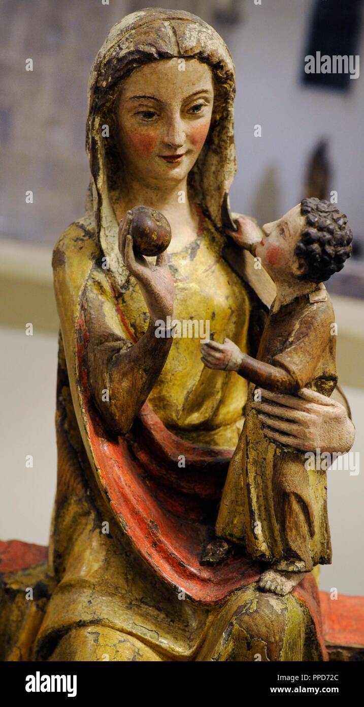 Wide throne hi-res stock photography and images - Alamy