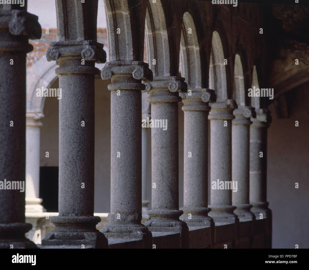 Orden de columnas hi-res stock photography and images - Alamy