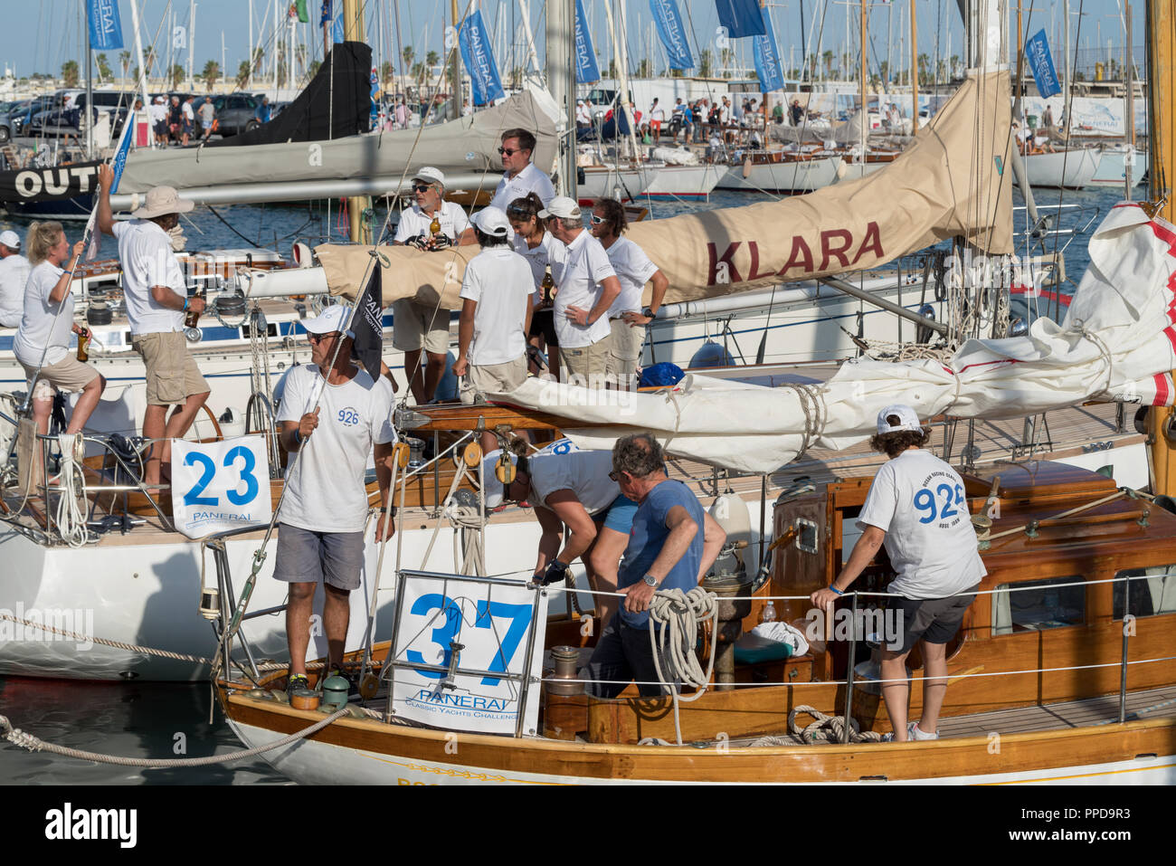Crew members working sailboat hi-res stock photography and images - Alamy