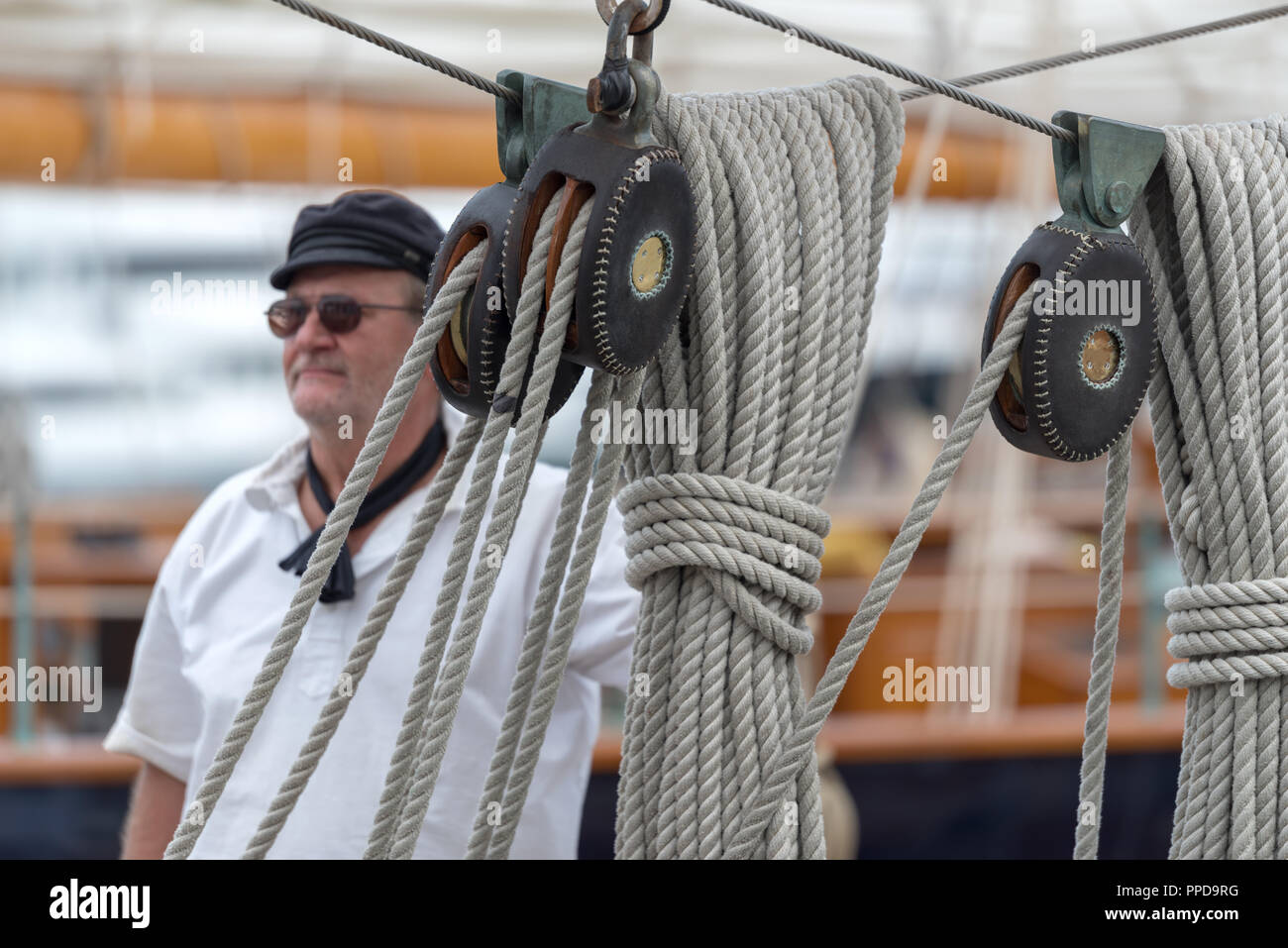 Yacht crew working hi-res stock photography and images - Alamy