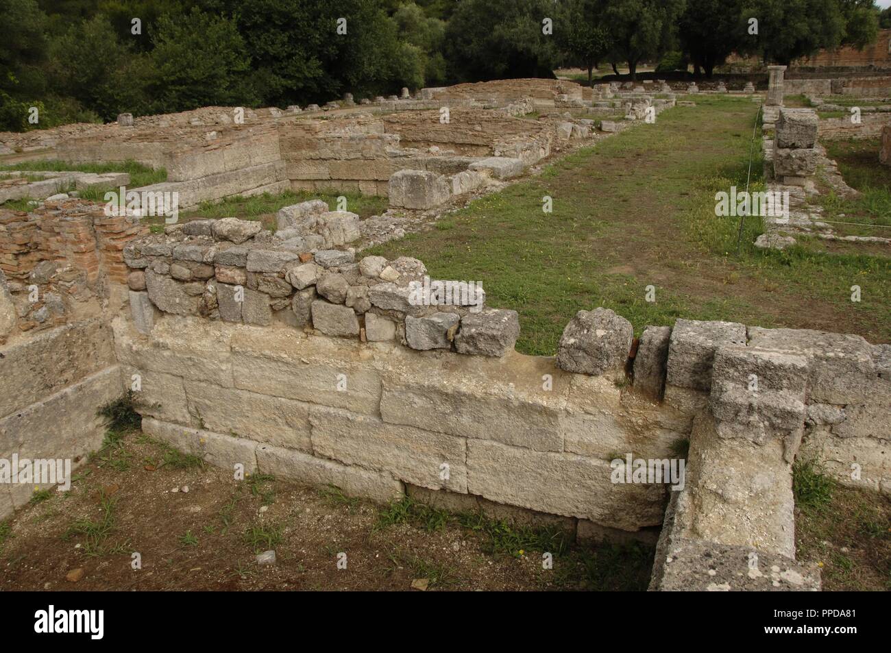 Greek Art. The Leonidaion. Lodging place for athletes taking part in ...
