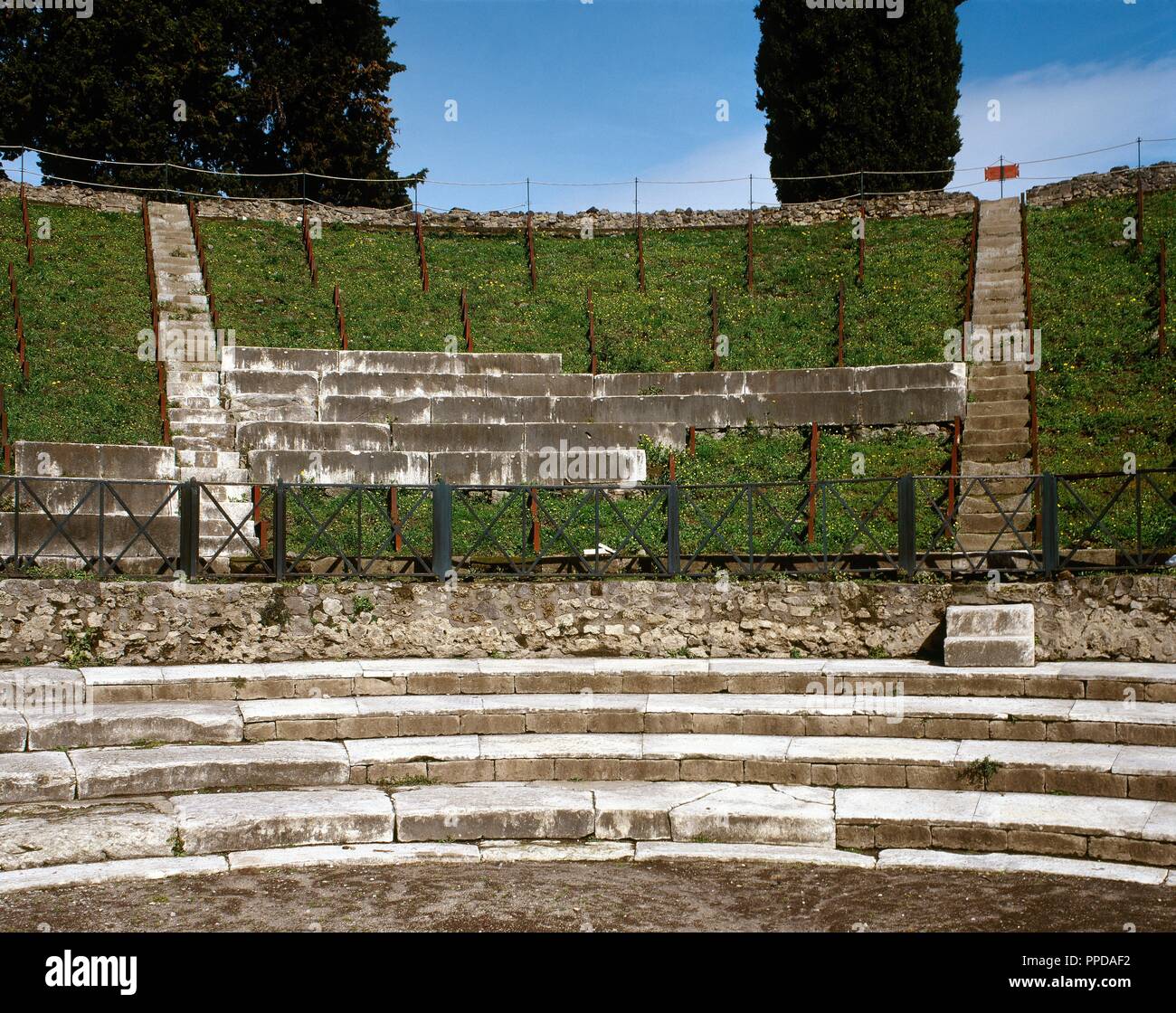 Imma cavea hi-res stock photography and images - Alamy