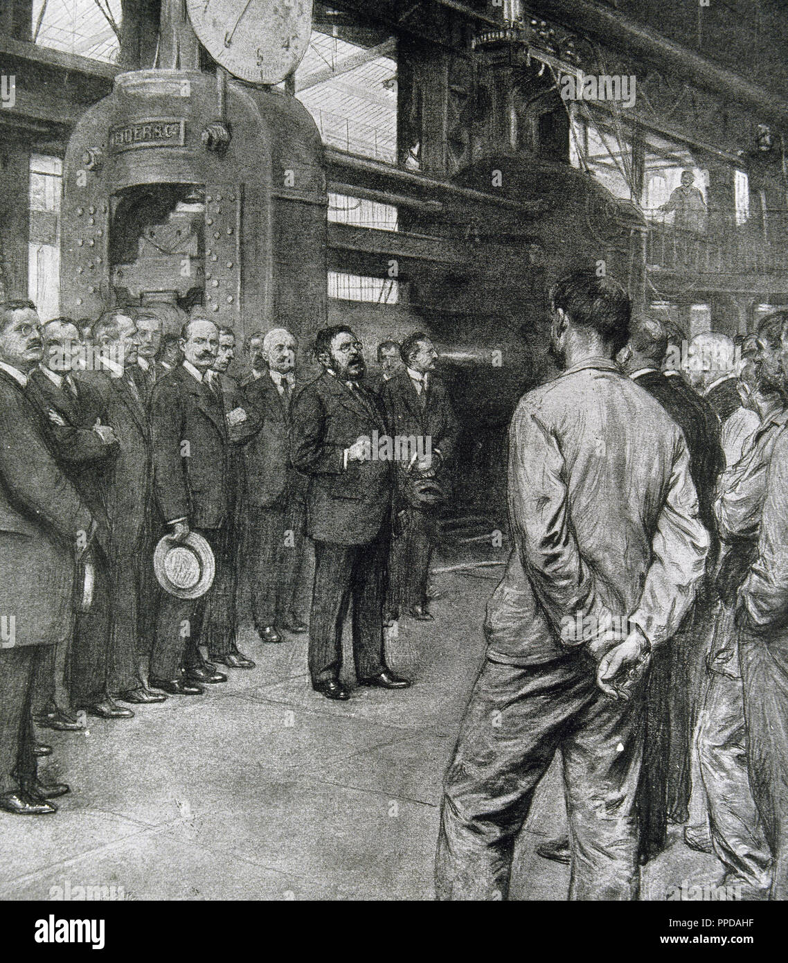 War ammunition production hi-res stock photography and images - Alamy