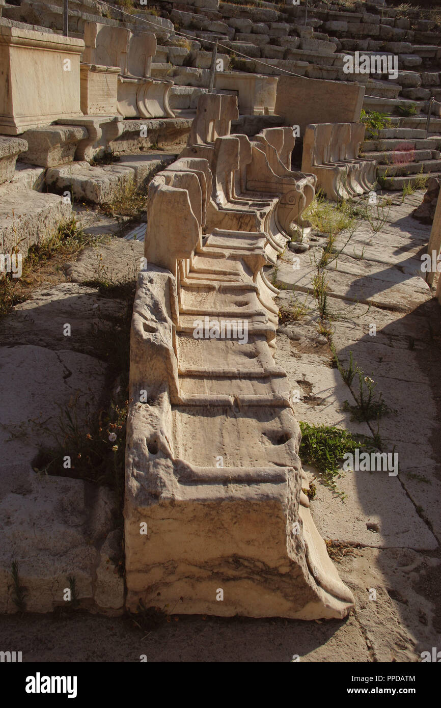 Theatron ancient greek theater hi-res stock photography and images - Alamy