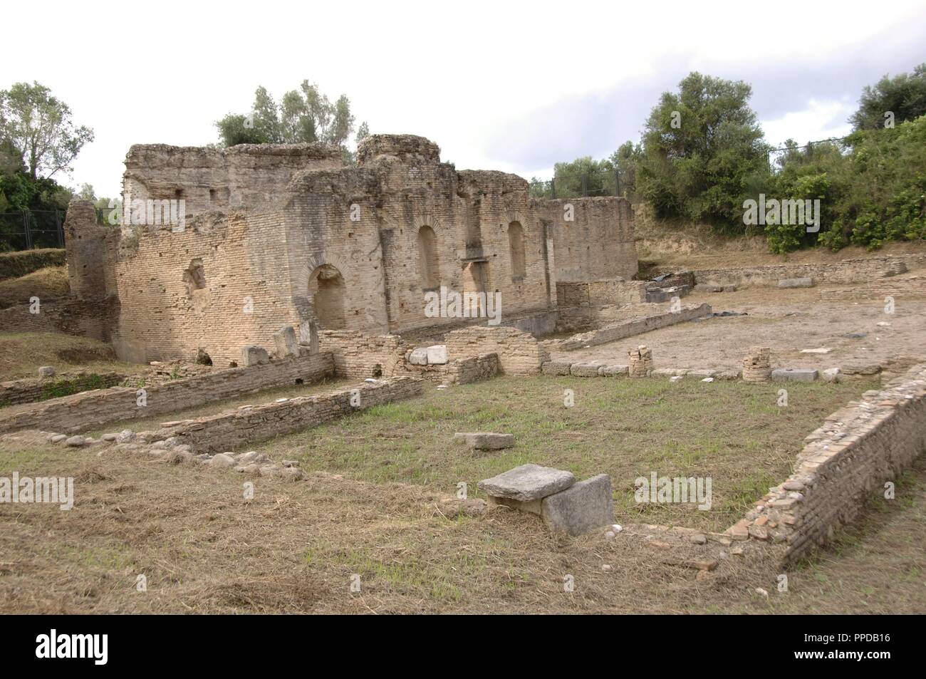 Greek Art. The Leonidaion. Lodging place for athletes taking part in ...