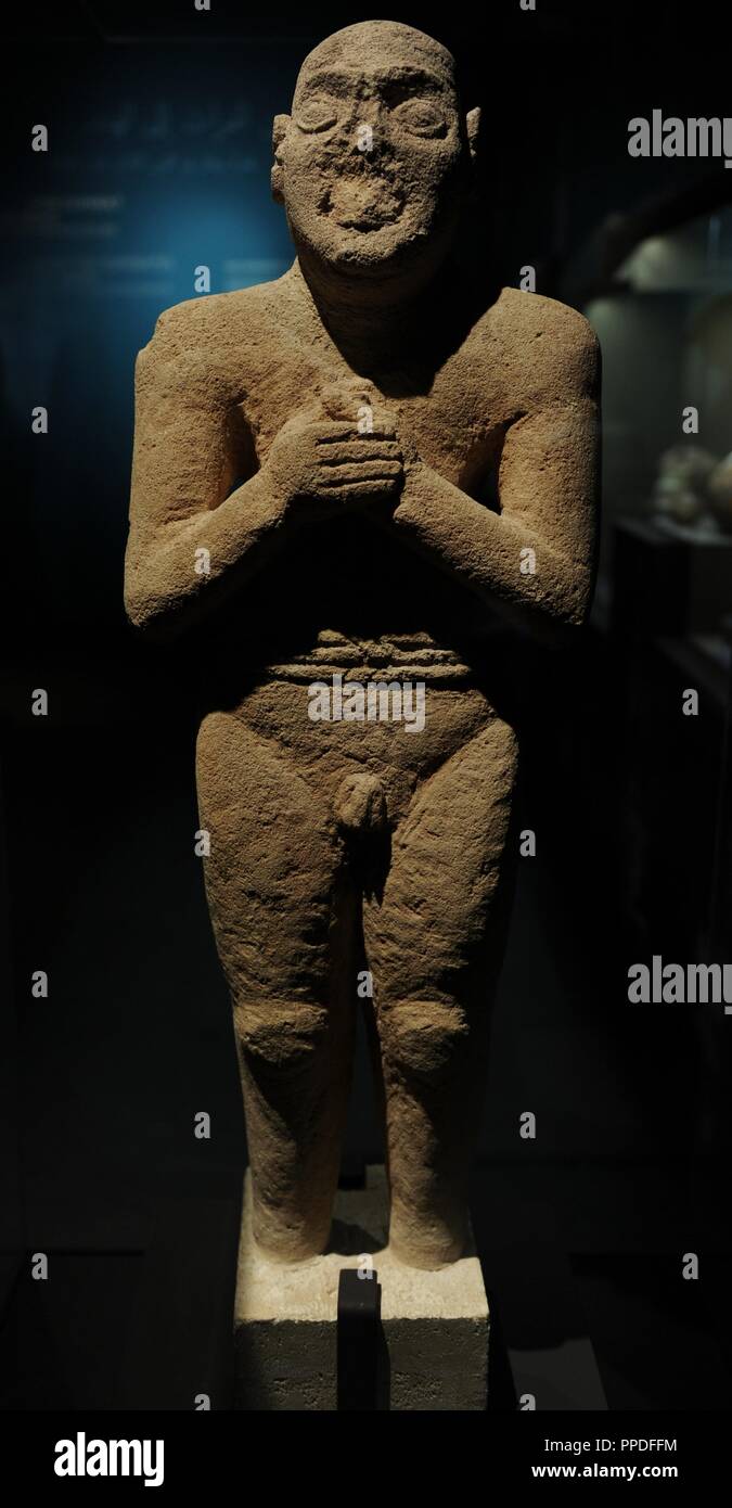 Arabic peninsula. Male statue. With typical Mesopotamian features Mid ...