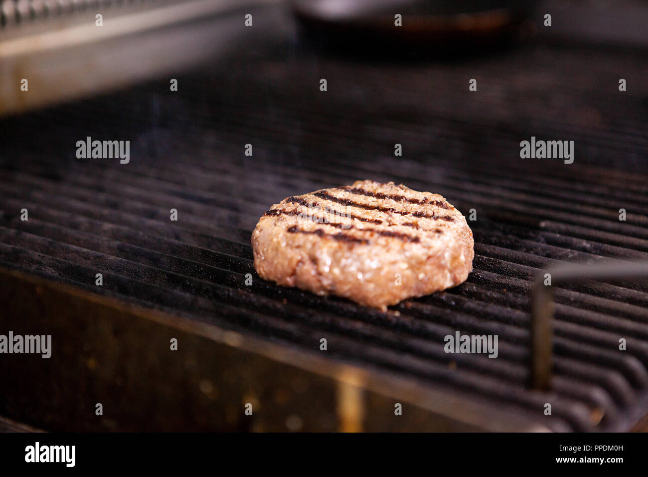 Grilling cheeseburger hi-res stock photography and images - Alamy