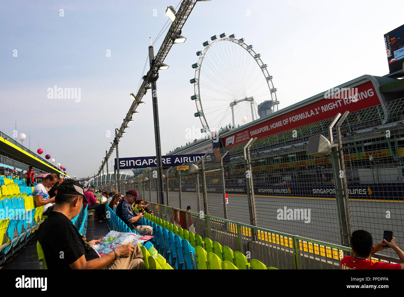 The Big Wheel Called Singapore Flyer Along With Pit Grandstand at ...