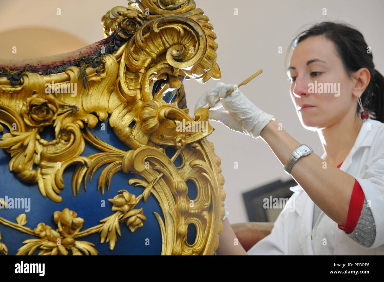 Parade sleigh hi-res stock photography and images - Alamy