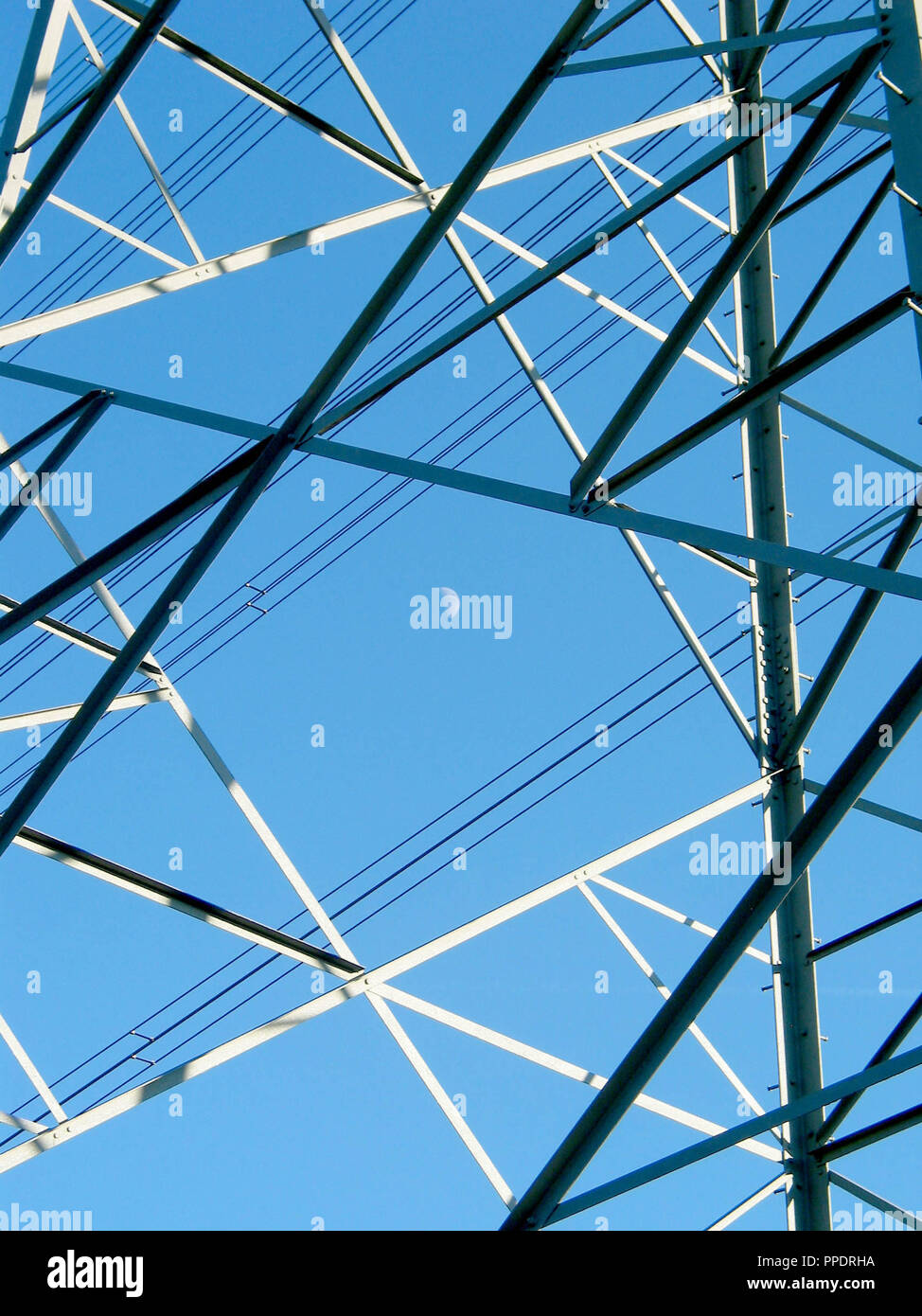 Electricity pylon and power lines Stock Photo - Alamy
