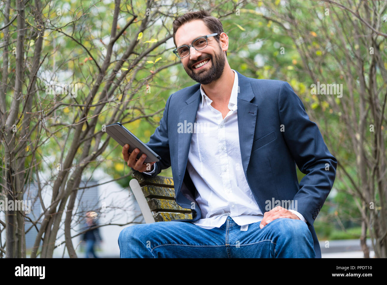 Holding digital tree technology hi-res stock photography and images - Alamy