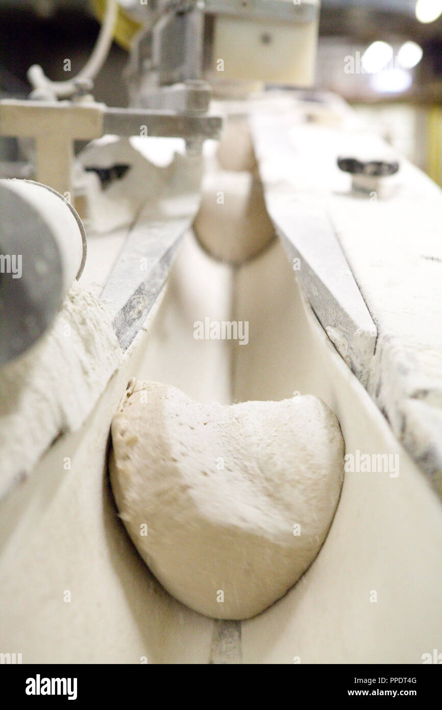 Bread making factory hi-res stock photography and images - Alamy