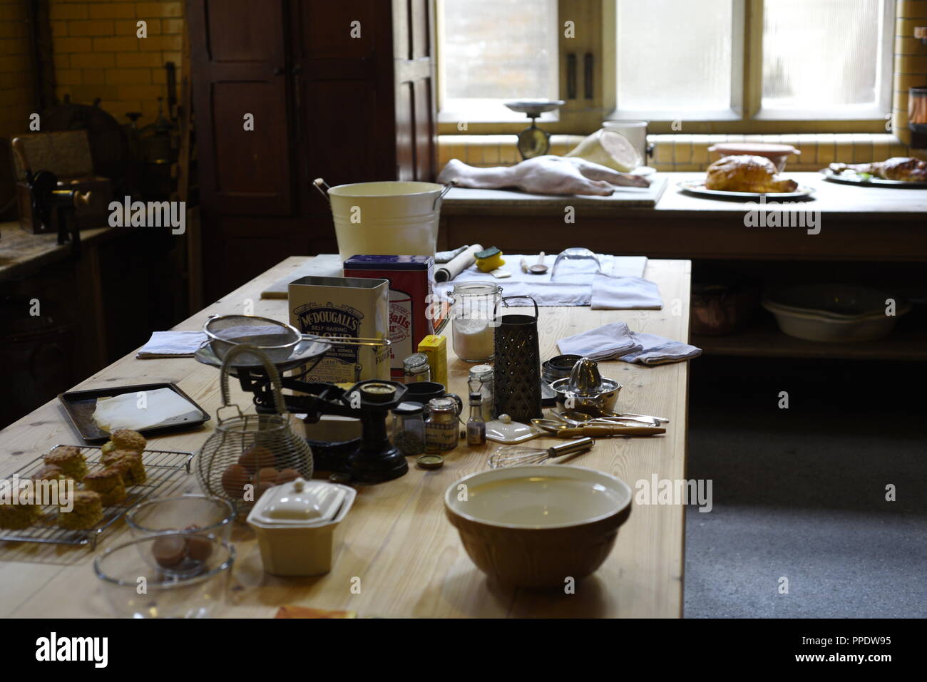 Victorian domestic servants hi-res stock photography and images - Alamy