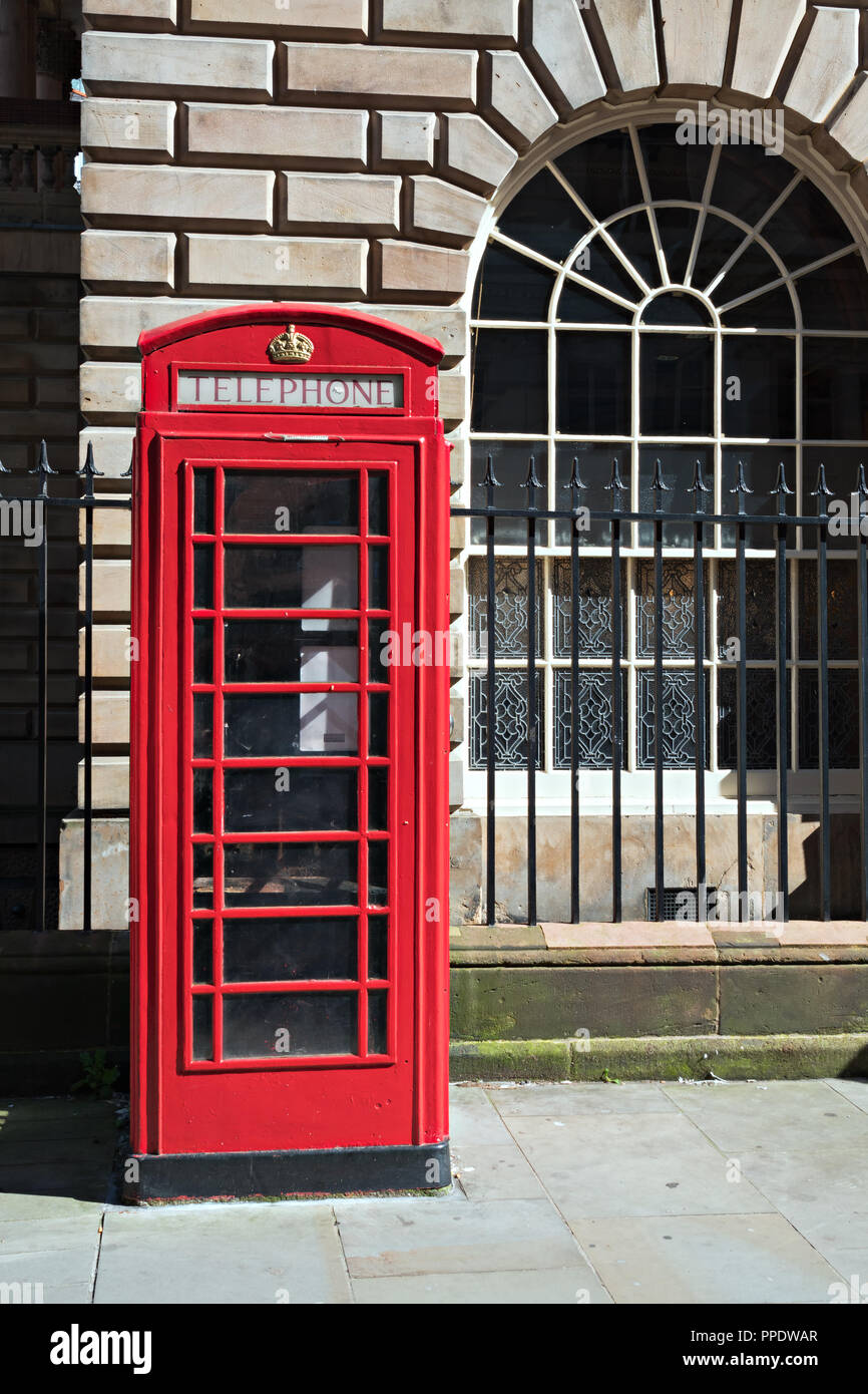 Classic Red Telephone Box High Resolution Stock Photography and Images ...