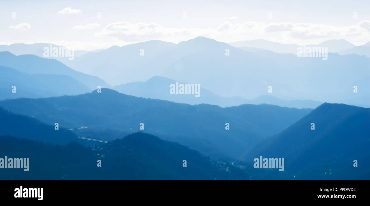 Apennine mountains italy hi-res stock photography and images - Alamy