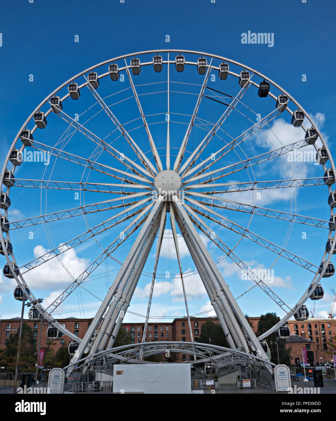 Waterfront ferris wheel hi-res stock photography and images - Alamy