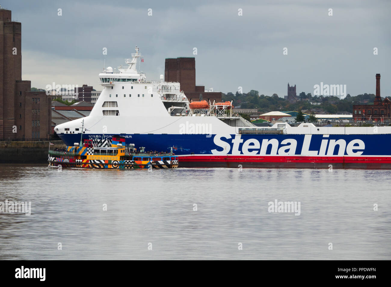 Razzle dazzle hi-res stock photography and images - Alamy