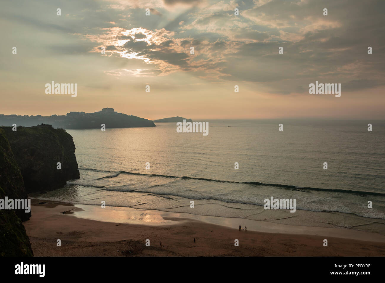 Cornwall beach sunset hi-res stock photography and images - Alamy