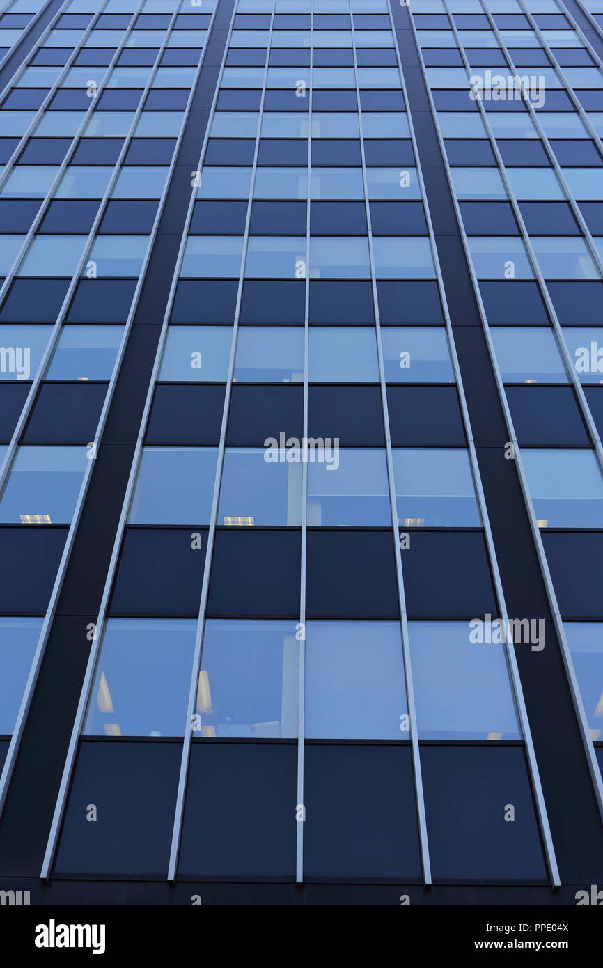 Glass building hi-res stock photography and images - Alamy