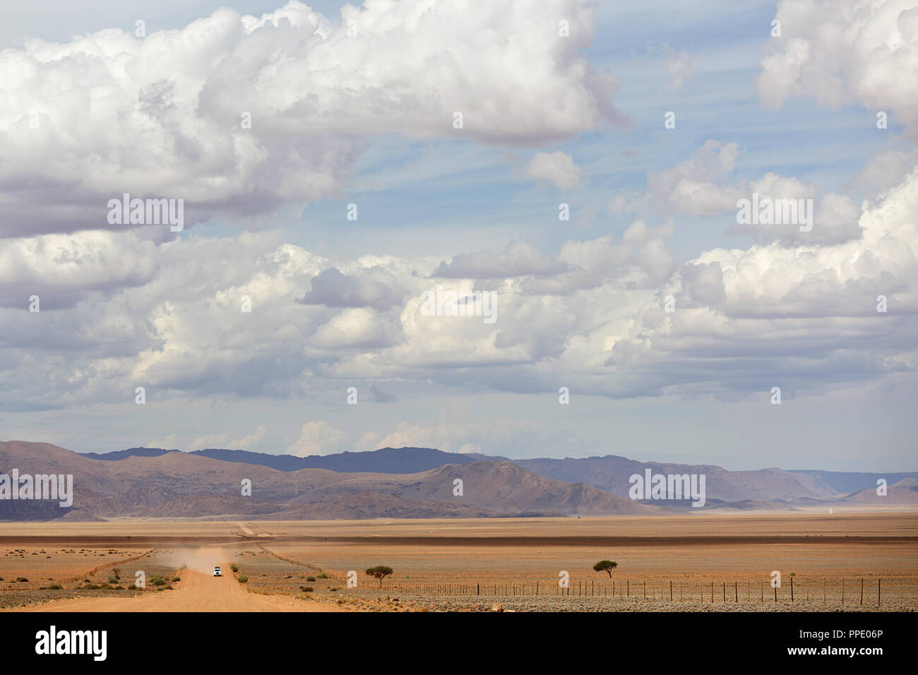 A wide open desert landscape Stock Photo - Alamy