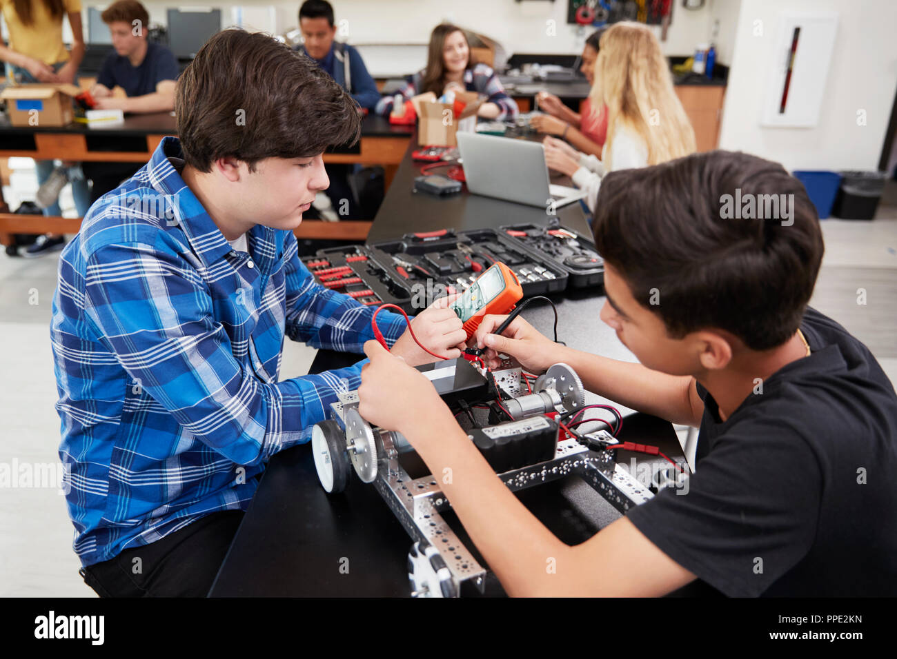 Secondary science lesson hi-res stock photography and images - Alamy