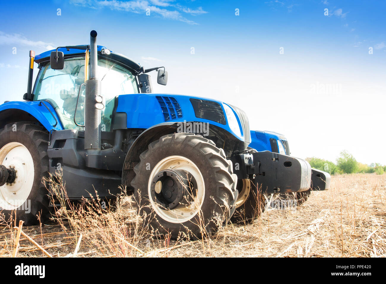 Blue tractors hi-res stock photography and images - Alamy
