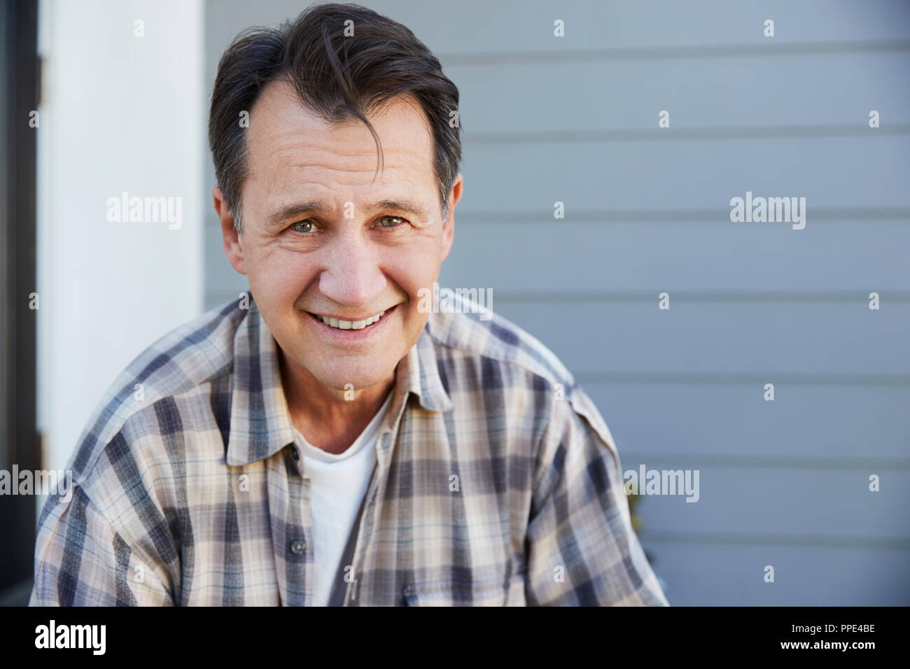Mature senior man standing outdoors hi-res stock photography and images ...