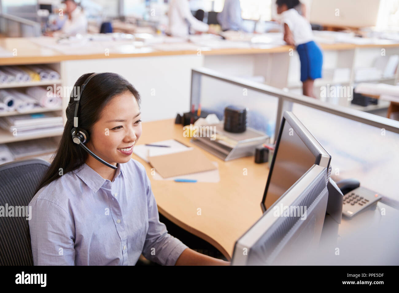 Smiling asian woman hi-res stock photography and images - Alamy
