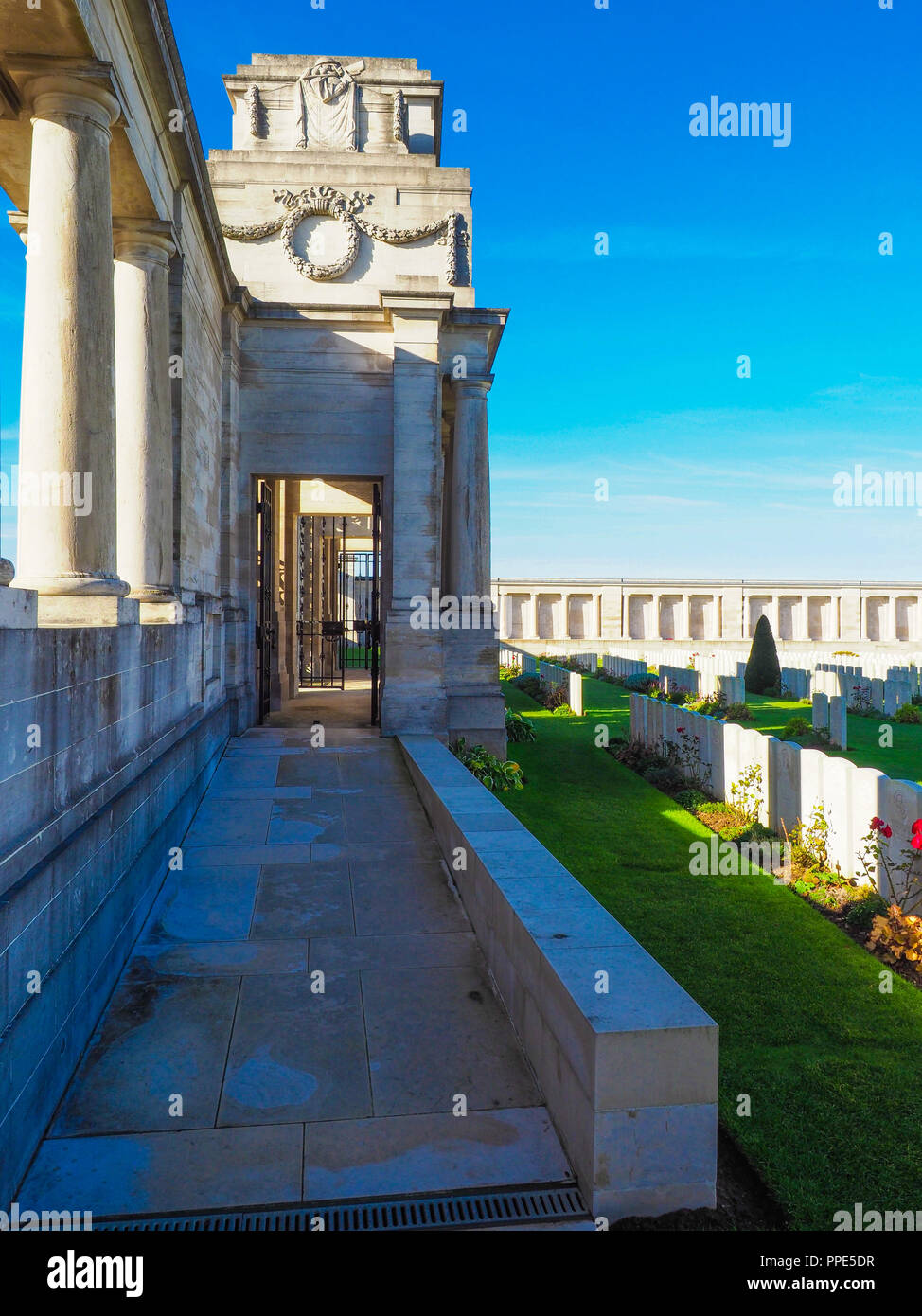 Ww1 battlefield memorial hi-res stock photography and images - Alamy