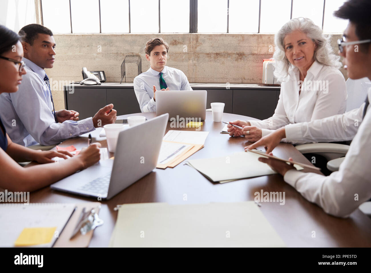 Group discussion adults hi-res stock photography and images - Alamy