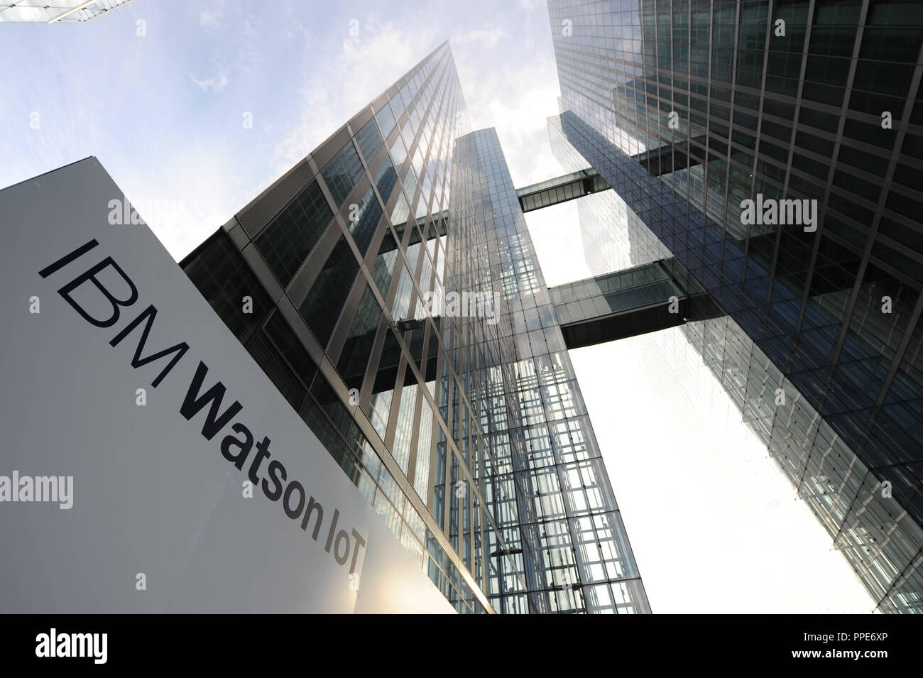 Ibm company hi-res stock photography and images - Alamy