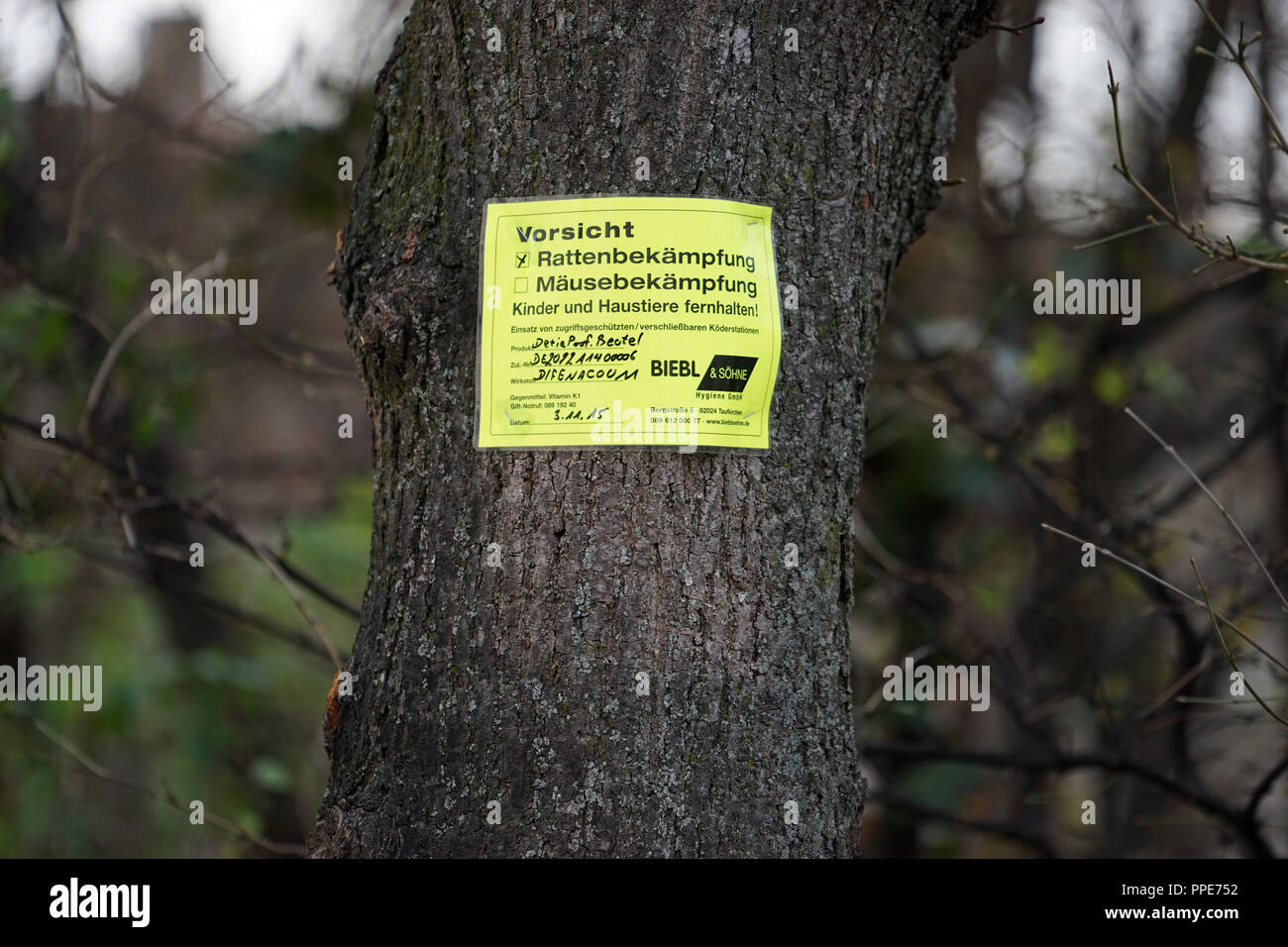 Rat poison warning sign hi-res stock photography and images - Alamy