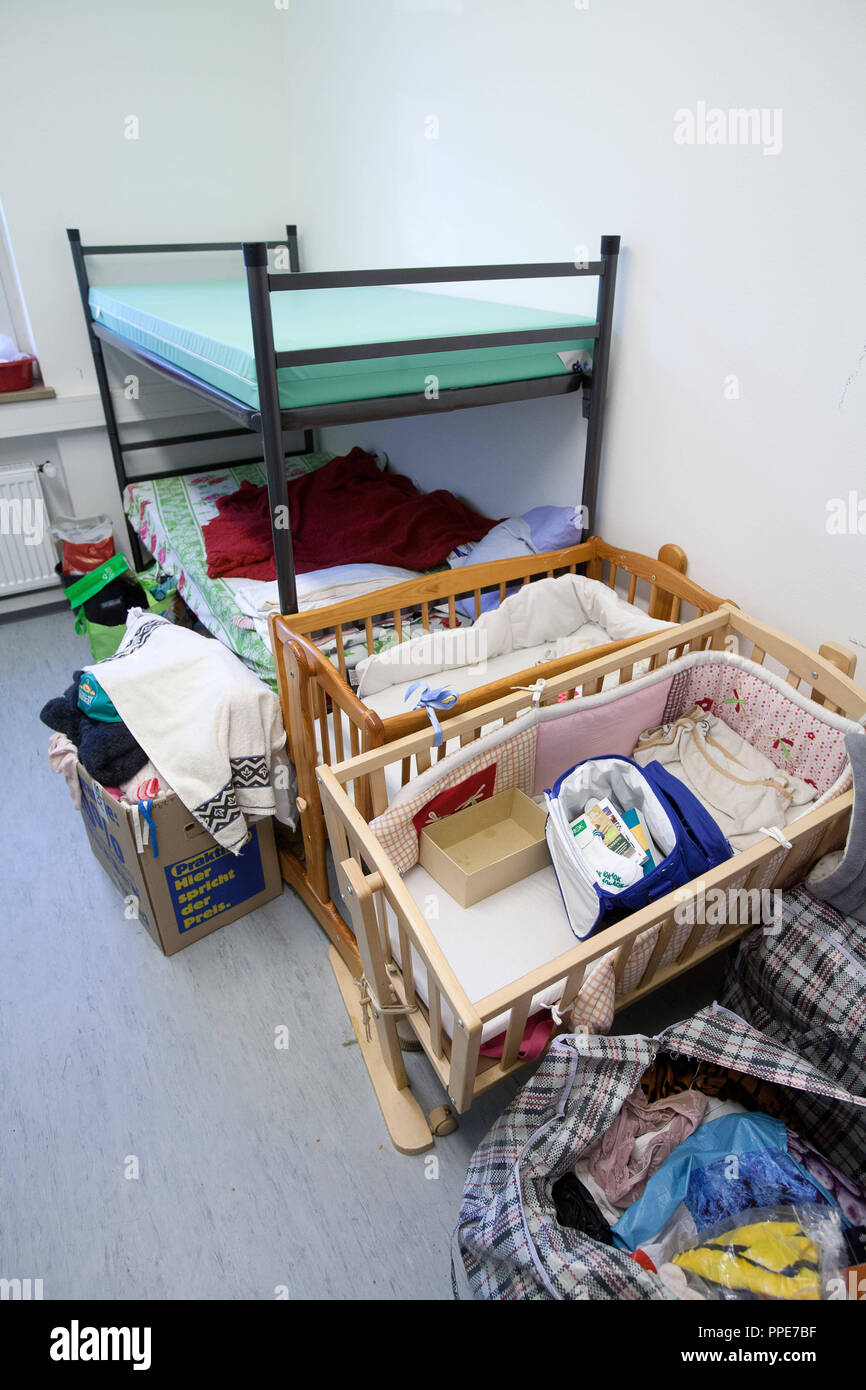 Cold shelters of the Evangelische Hilfswerk and the City of Munich for ...