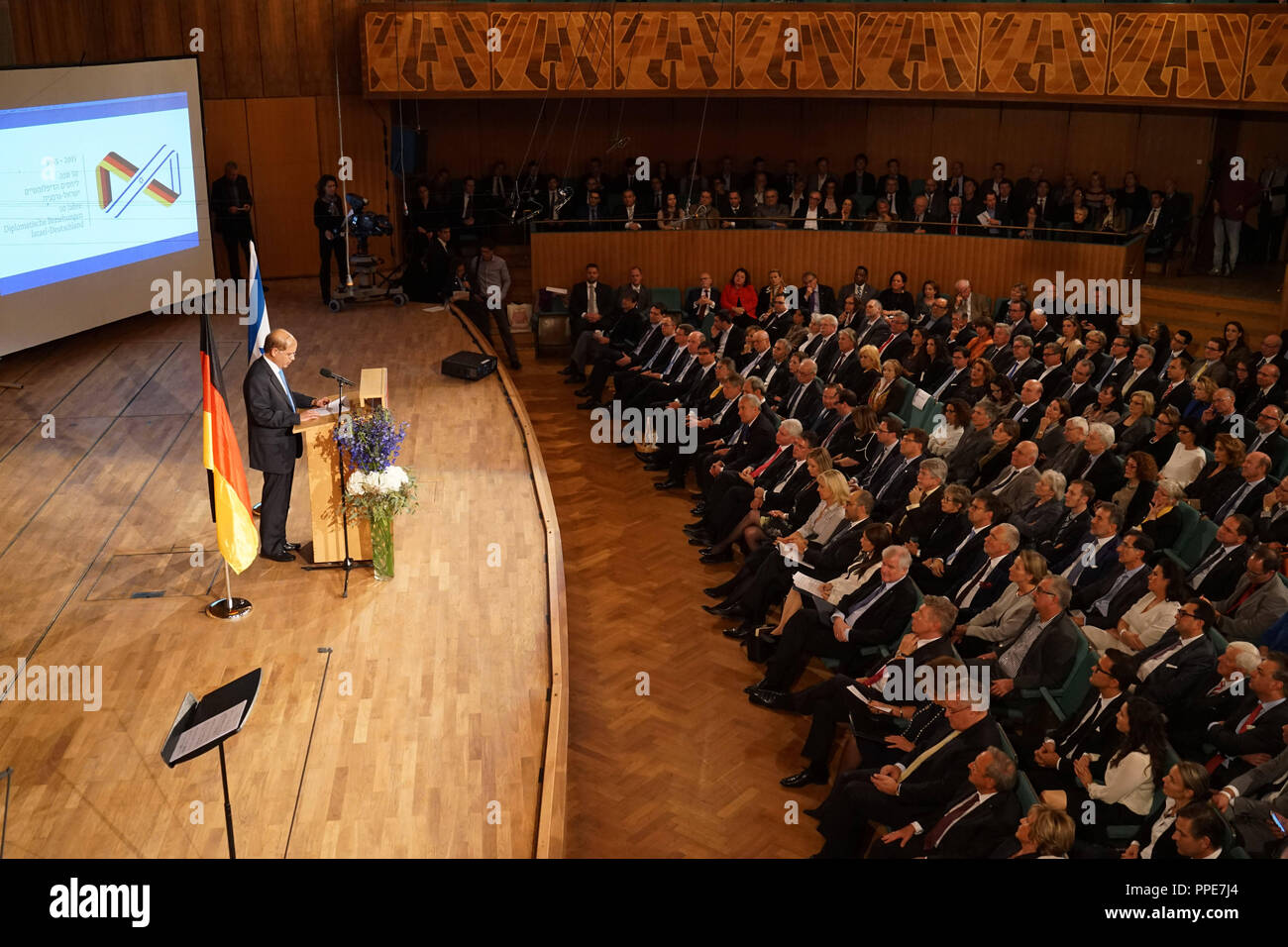 Israeli general hi-res stock photography and images - Alamy