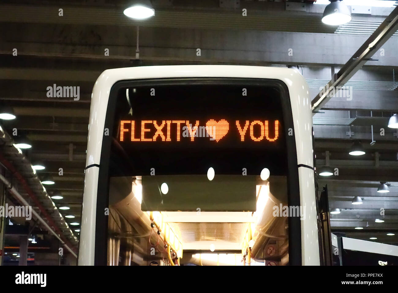 Wien, Praesentation der neuen Strassenbahn Bombardier Flexity - Vienna ...