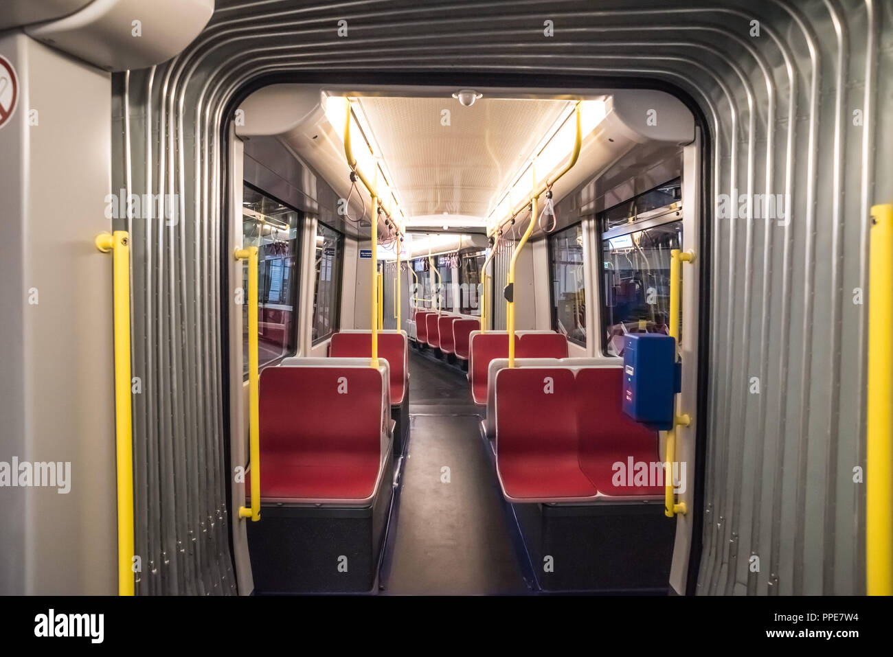 Wien, Praesentation der neuen Strassenbahn Bombardier Flexity - Vienna ...