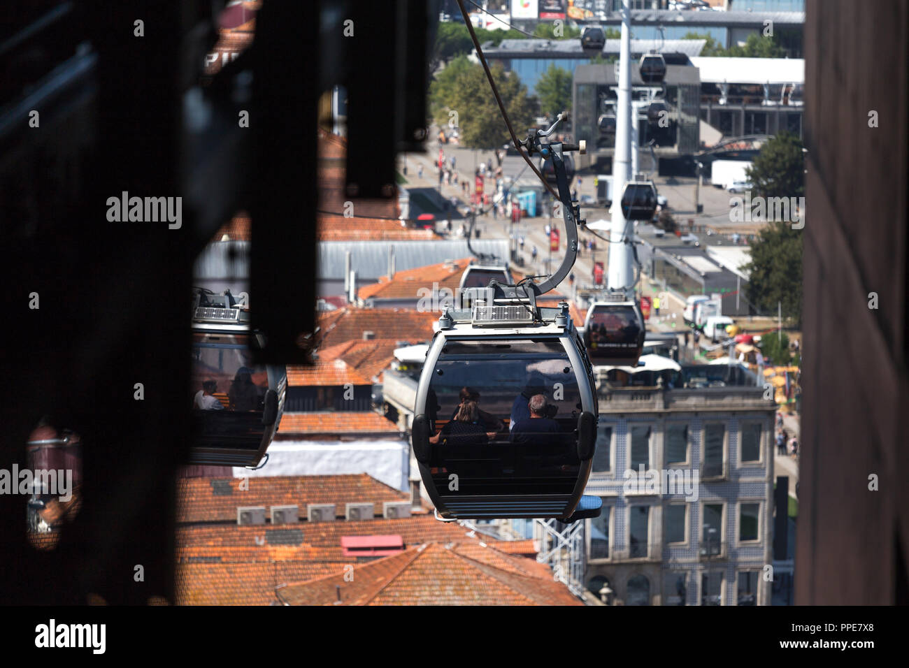 Cable cars porto hi-res stock photography and images - Alamy