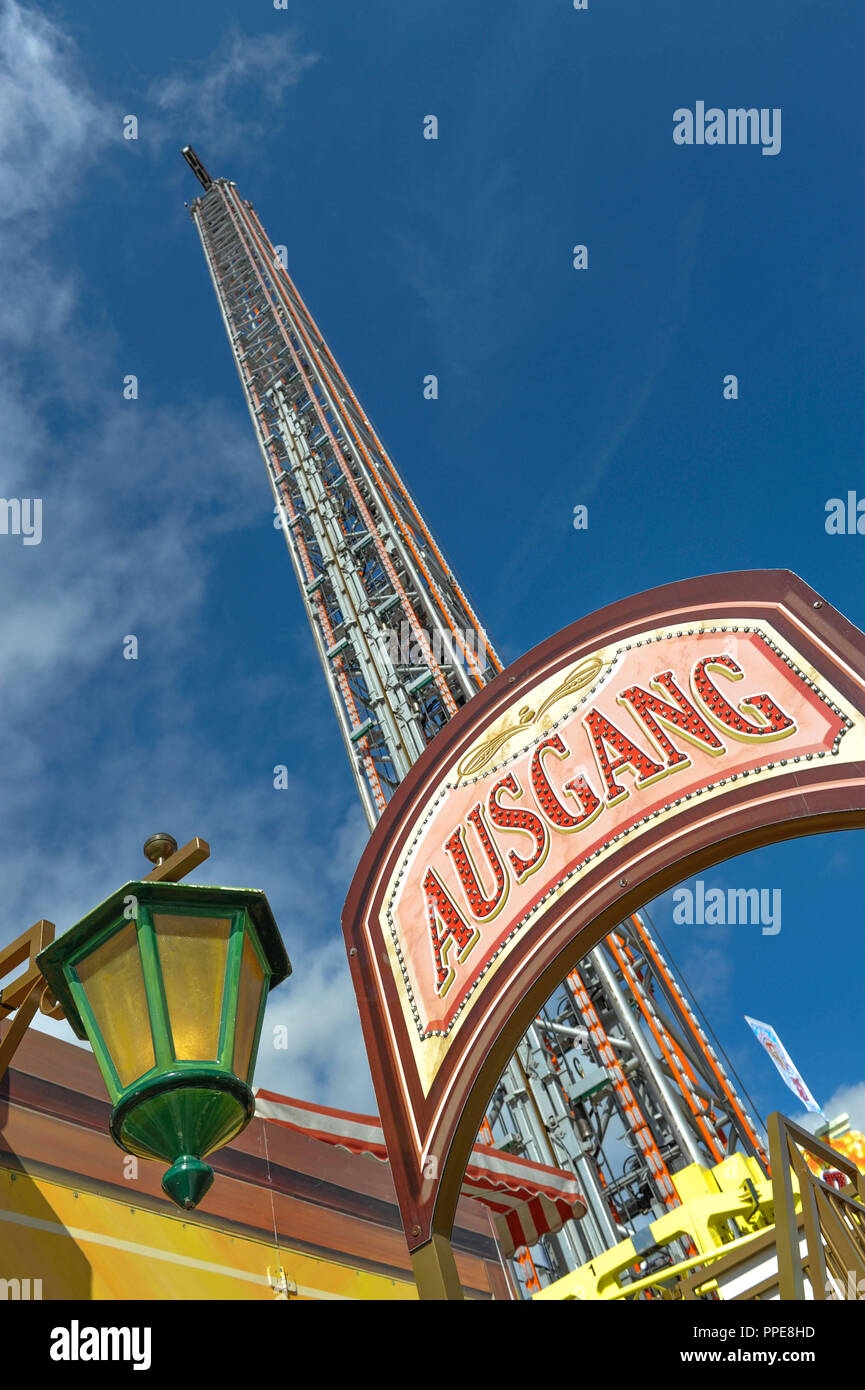 Drop tower hi-res stock photography and images - Alamy