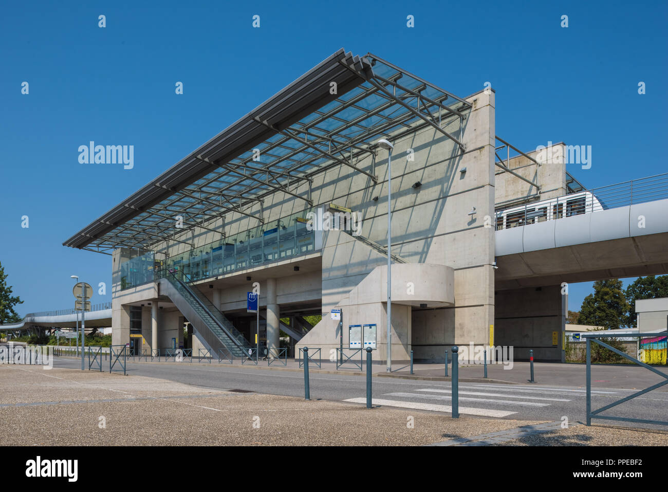 Rennes, VAL-Metro, Station Pontchaillou Stock Photo - Alamy