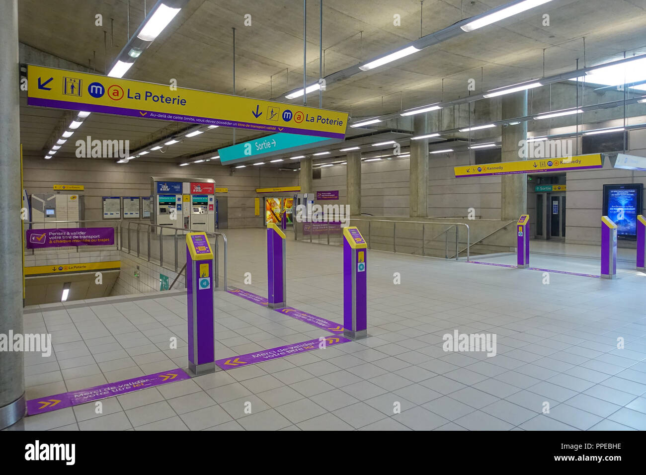 Subway republique hi-res stock photography and images - Alamy